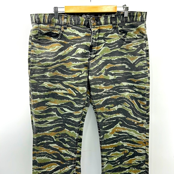 Lrg | Jeans | Lrg Lifted Research Group Green Tiger Camo True Straight ...